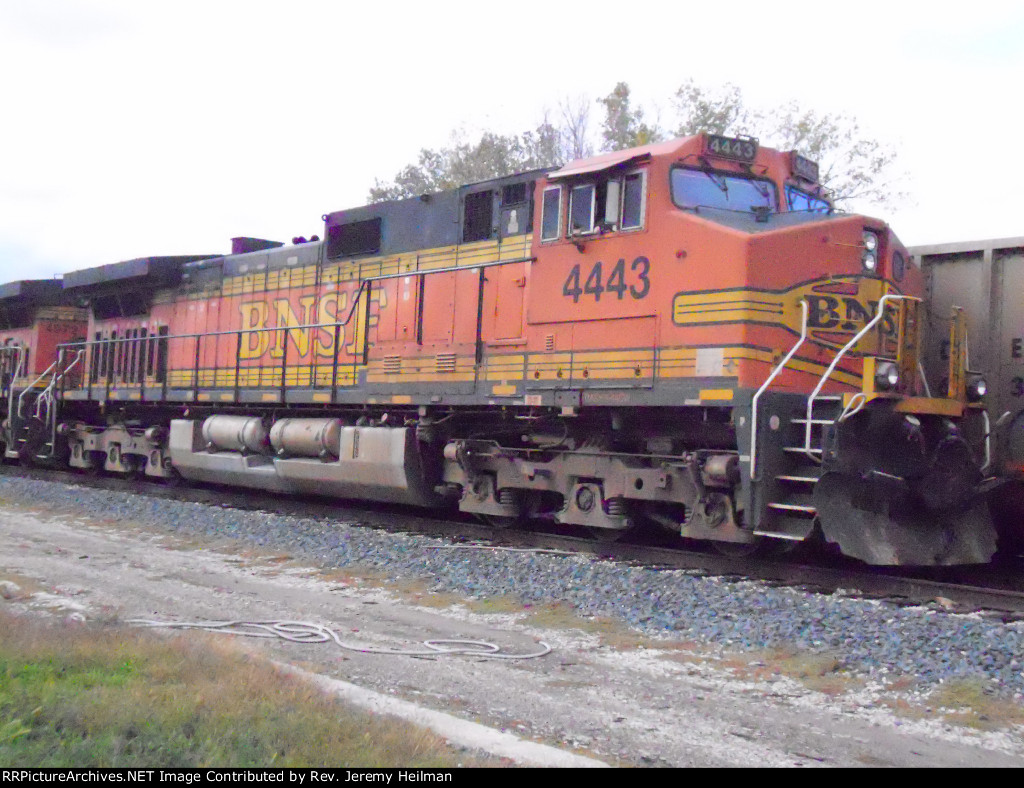 BNSF 4443 (2)
